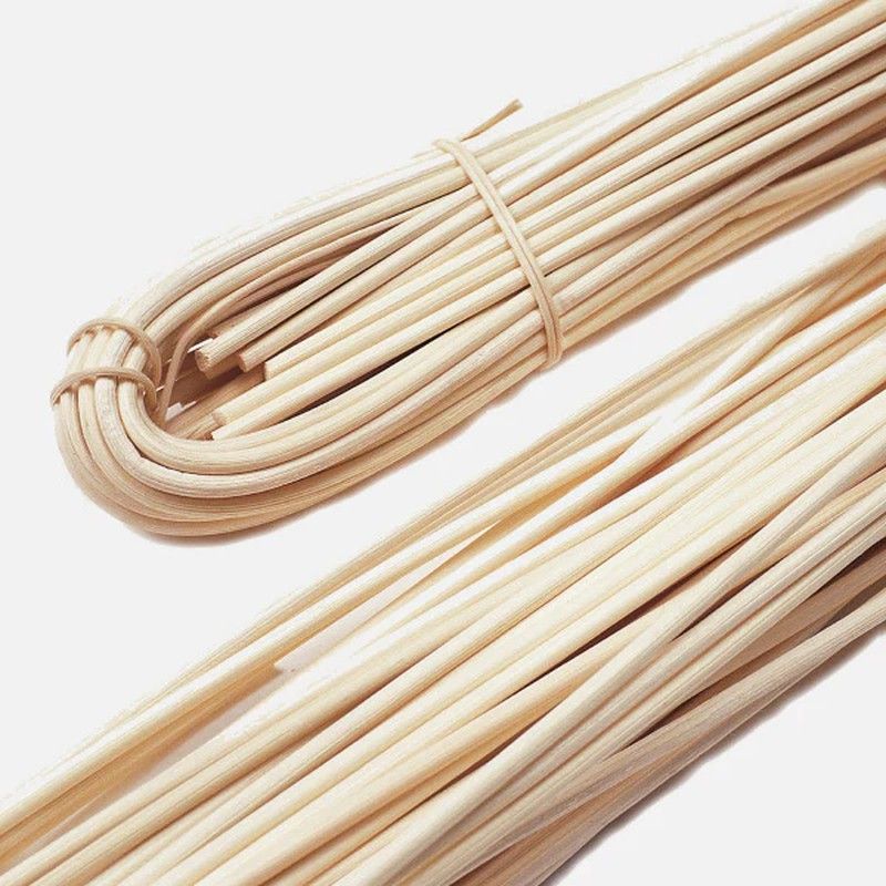 Meada de medula de rattan de cor natural tem diâmetro de 2,50 mm e peso ...